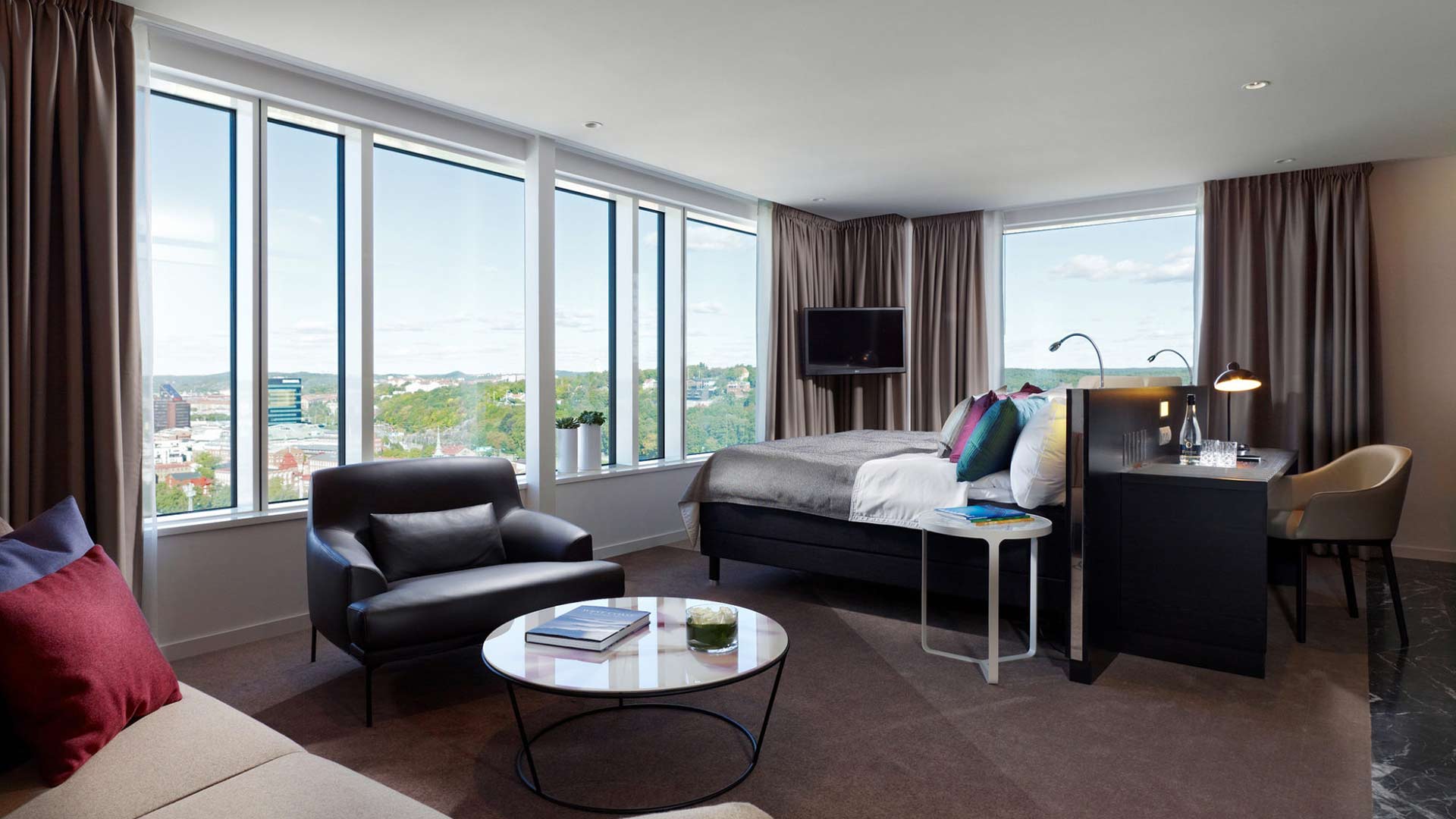 Deluxe | Upper House