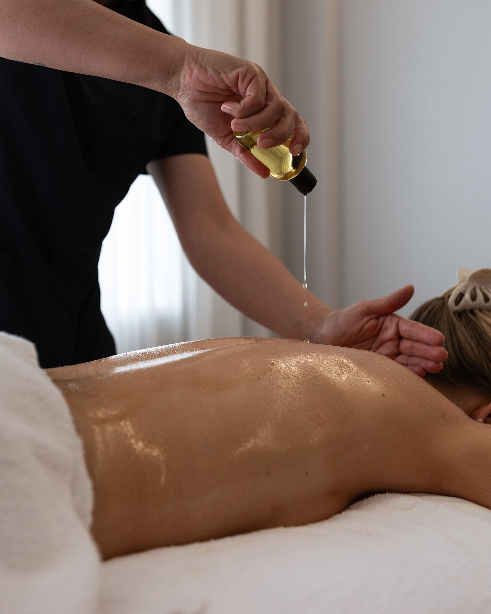 Full body spa massage in Gothenburg at Upper House Spa